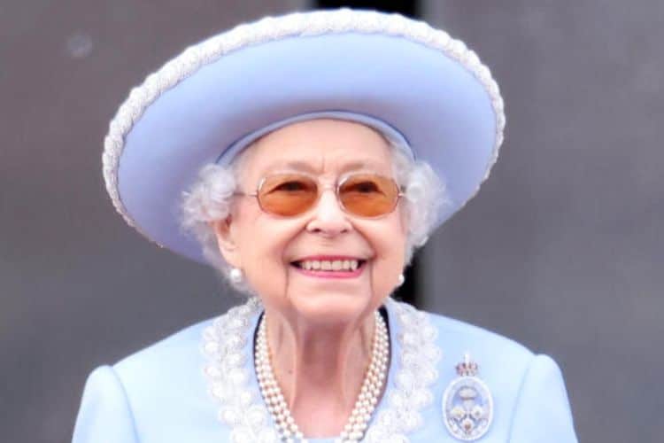 Uma Vida com a Rainha Elizabeth II: A Defensora da Fé